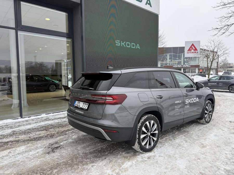 Grey Skoda Kodiaq 2025 in Klaipeda, with an engine capacity of 2.00 L and mileage of 25 thousand km for 37950 €, photo 3 on AUTOMOTO.COM.LV