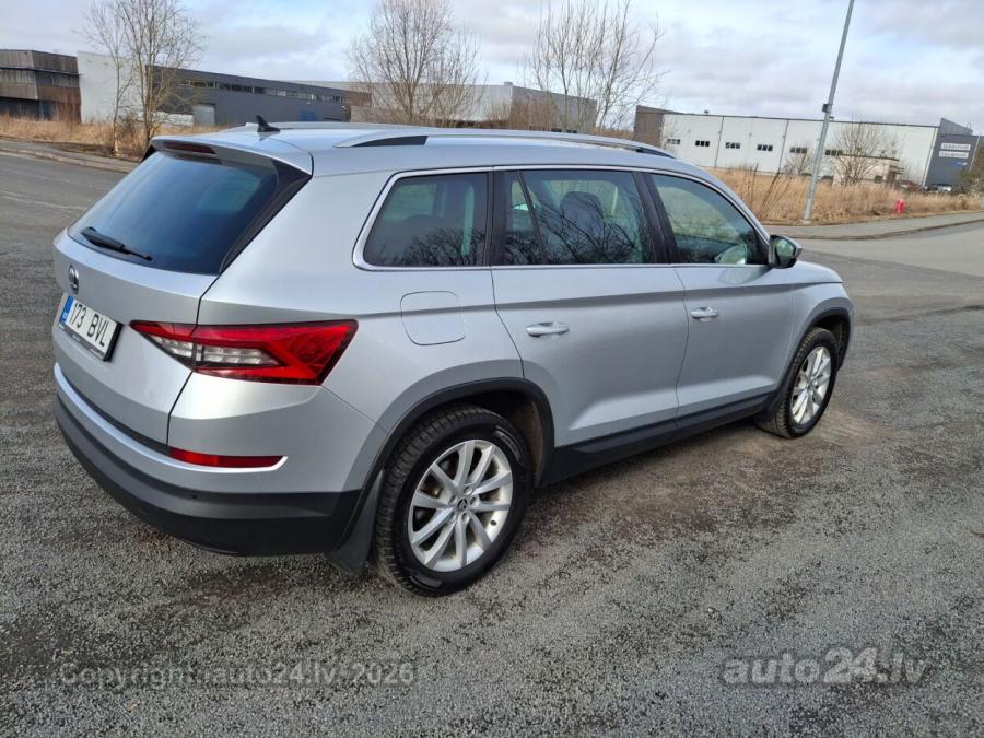 Pelēks Skoda Kodiaq 2017 Tallina, ar dzinēja tilpumu 2.00 L un nobraukumu 189 tūkst. km par 19800 €, foto 3 vietnē AUTOMOTO.COM.LV