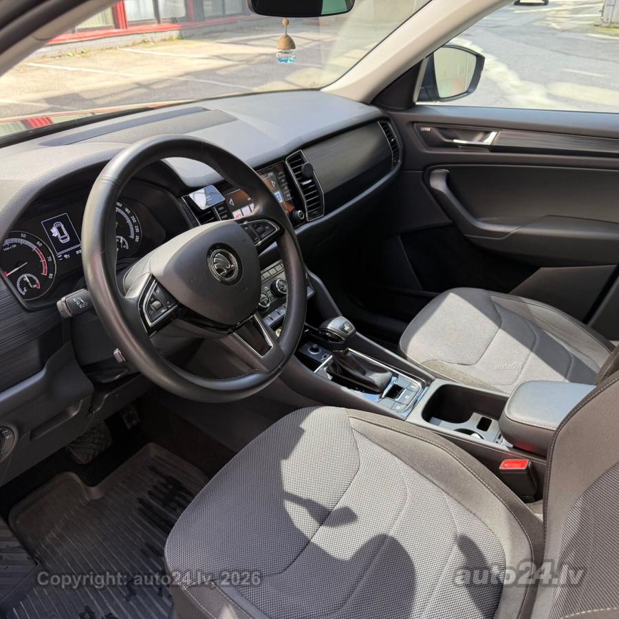 Grey Skoda Kodiaq 2019 in Tallinn, with an engine capacity of 1.50 L and mileage of 93 thousand km for 19590 €, photo 11 on AUTOMOTO.COM.LV