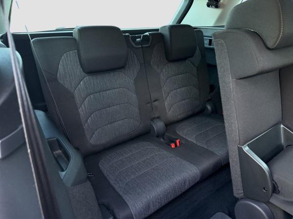 Grey Skoda Kodiaq 2019 in Parnu, with an engine capacity of 2.00 L and mileage of 156 thousand km for 24900 €, photo 8 on AUTOMOTO.COM.LV