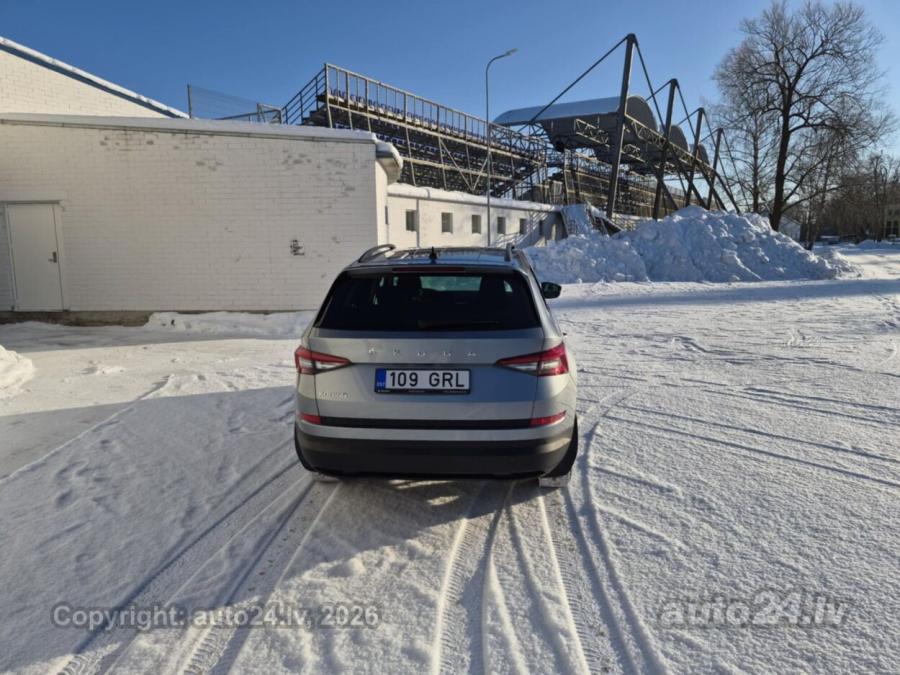 Grey Skoda Kodiaq 2021 in Tallinn, with an engine capacity of 1.50 L and mileage of 129 thousand km for 21900 €, photo 4 on AUTOMOTO.COM.LV