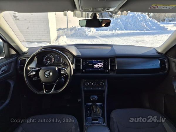 Pelēks Skoda Kodiaq 2021 Tallina, ar dzinēja tilpumu 1.50 L un nobraukumu 129 tūkst. km par 21900 €, foto 6 vietnē AUTOMOTO.COM.LV