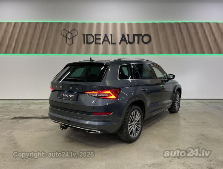 Grey Skoda Kodiaq 2021 in Tallinn, with an engine capacity of 1.97 L and mileage of 111 thousand km for 30490 €, photo 4 on AUTOMOTO.COM.LV