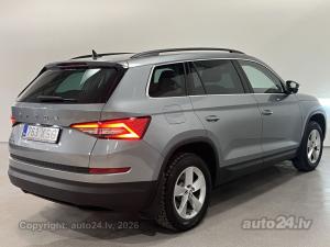 Pelēks Skoda Kodiaq 2021 Tallina, ar dzinēja tilpumu 1.50 L un nobraukumu 64 tūkst. km par 22400 €, foto 27 vietnē AUTOMOTO.COM.LV