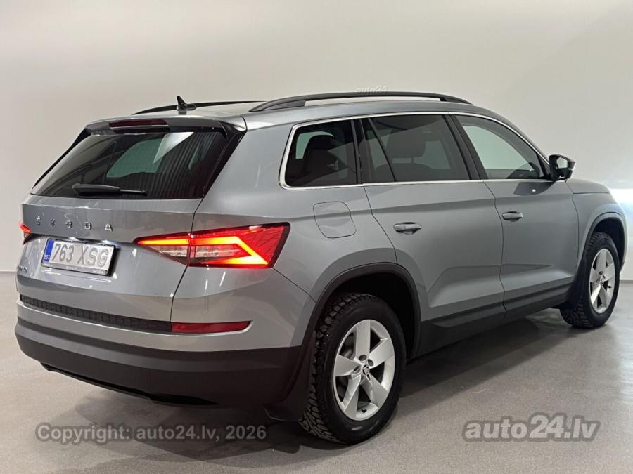 Pelēks Skoda Kodiaq 2021 Tallina, ar dzinēja tilpumu 1.50 L un nobraukumu 64 tūkst. km par 22400 €, foto 27 vietnē AUTOMOTO.COM.LV