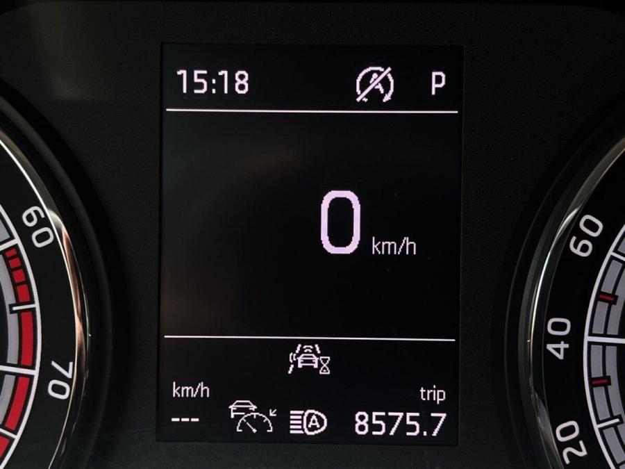 Серый Шкода Kodiaq 2021 в Пярну, объемом двигателя 1.50 л и пробегом 80 тыс. км за 25950 €, фото 14 на AUTOMOTO.COM.LV