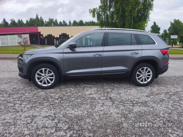 Серый Шкода Kodiaq 2021 в Таллин, объемом двигателя 2.00 л и пробегом 91 тыс. км за 28900 €, фото 3 на AUTOMOTO.COM.LV