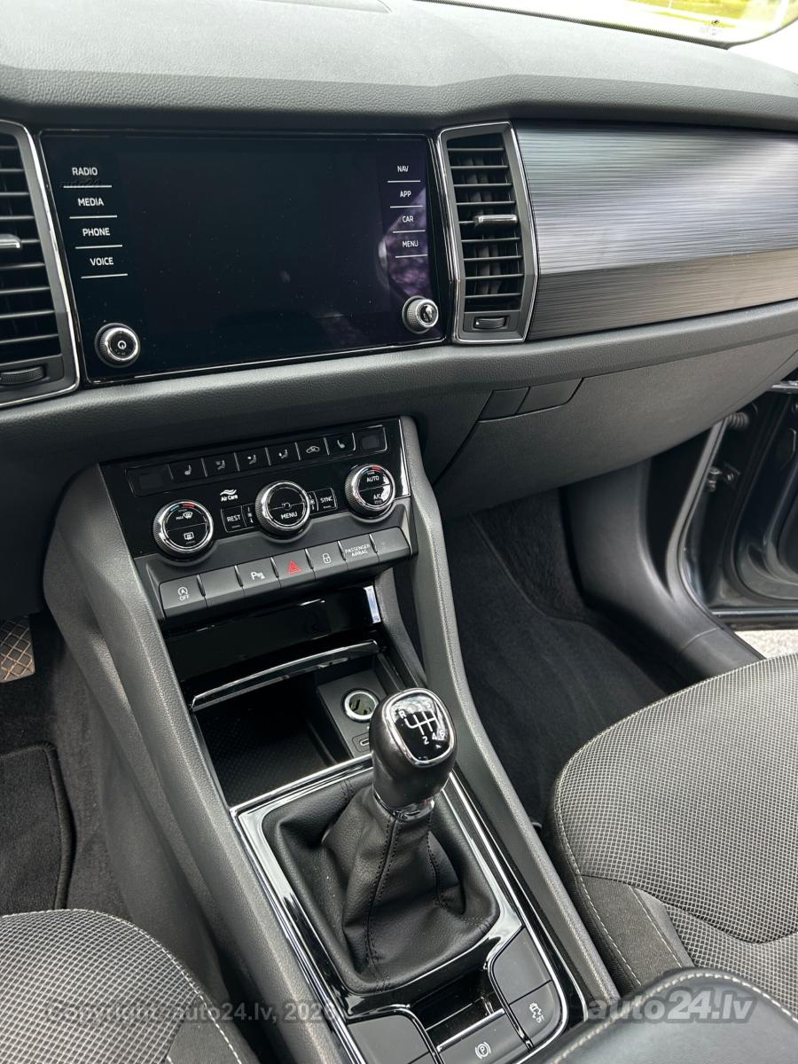 Pelēks Skoda Kodiaq 2021 Rīga, ar dzinēja tilpumu 1.50 L un nobraukumu 105 tūkst. km par 20500 €, foto 15 vietnē AUTOMOTO.COM.LV