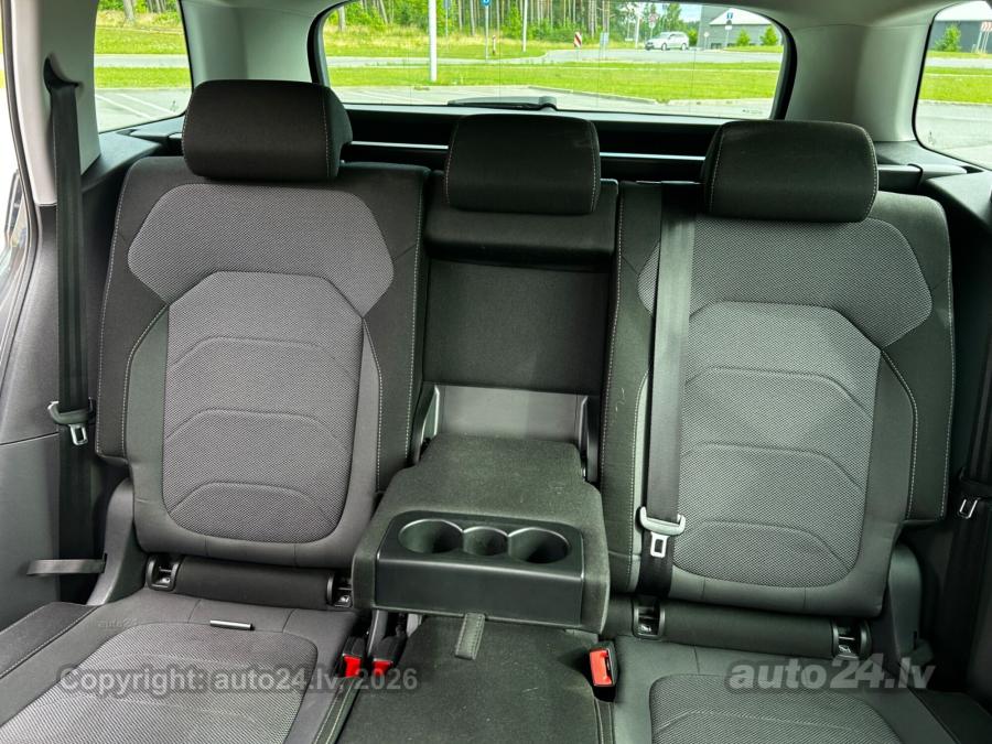 Pelēks Skoda Kodiaq 2021 Rīga, ar dzinēja tilpumu 1.50 L un nobraukumu 105 tūkst. km par 20500 €, foto 24 vietnē AUTOMOTO.COM.LV