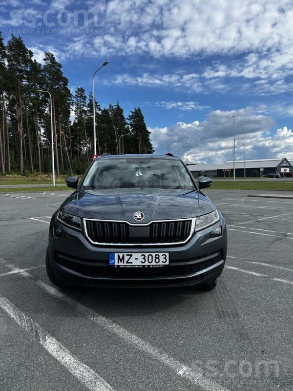 Pelēks Skoda Kodiaq 2021 Rīga, ar dzinēja tilpumu 1.50 L un nobraukumu 105 tūkst. km par 20500 €, foto 2 vietnē AUTOMOTO.COM.LV