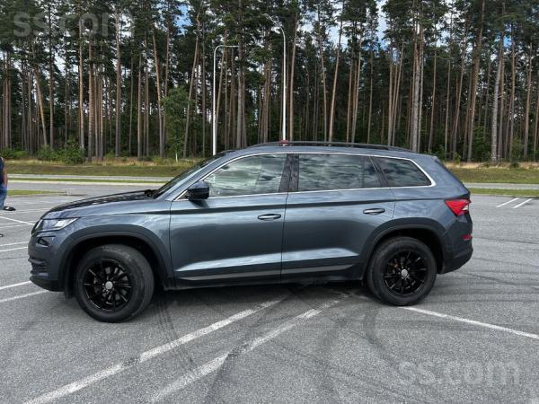 Pelēks Skoda Kodiaq 2021 Rīga, ar dzinēja tilpumu 1.50 L un nobraukumu 105 tūkst. km par 20500 €, foto 3 vietnē AUTOMOTO.COM.LV