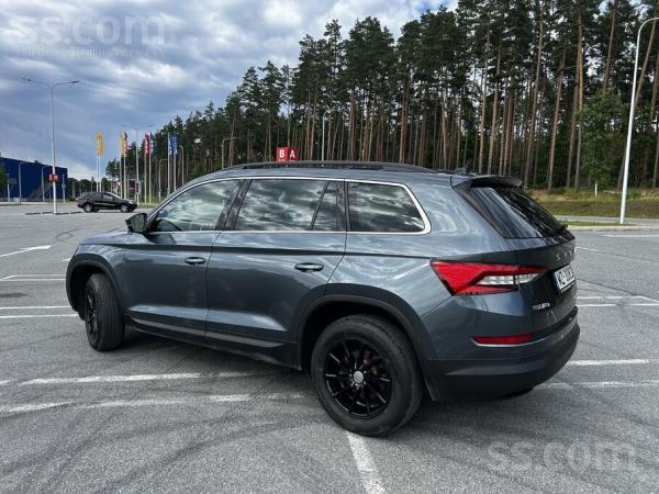 Grey Skoda Kodiaq 2021 in Riga, with an engine capacity of 1.50 L and mileage of 105 thousand km for 20500 €, photo 4 on AUTOMOTO.COM.LV