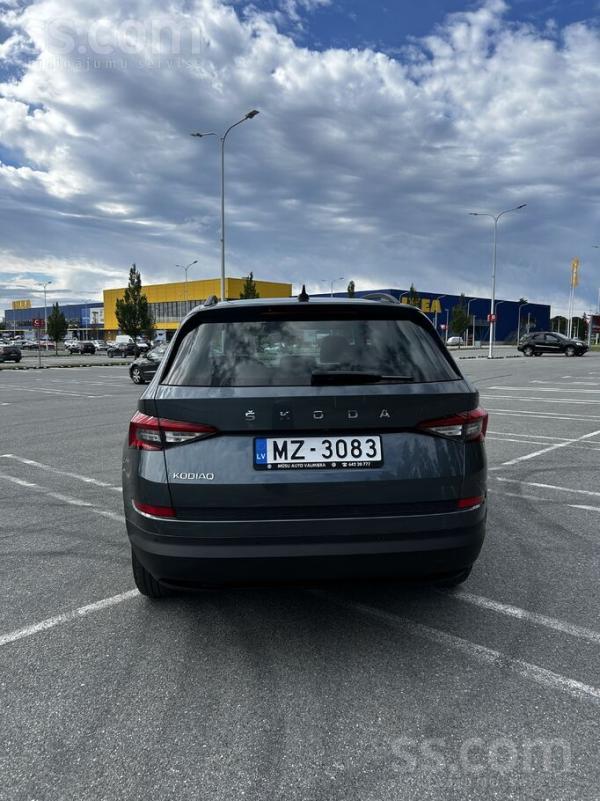 Grey Skoda Kodiaq 2021 in Riga, with an engine capacity of 1.50 L and mileage of 105 thousand km for 20500 €, photo 5 on AUTOMOTO.COM.LV