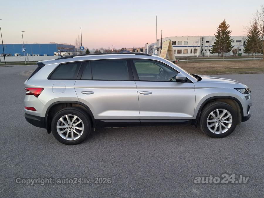 Grey Skoda Kodiaq 2022 in Tallinn, with an engine capacity of 2.00 L and mileage of 84 thousand km for 31900 €, photo 9 on AUTOMOTO.COM.LV