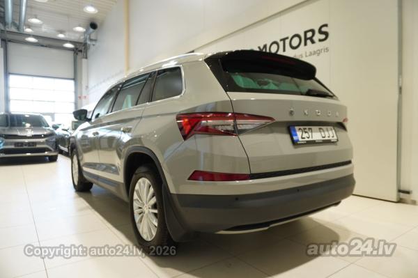 Pelēks Skoda Kodiaq 2022 Tallina, ar dzinēja tilpumu 1.50 L un nobraukumu 41 tūkst. km par 25900 €, foto 2 vietnē AUTOMOTO.COM.LV