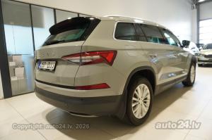 Grey Skoda Kodiaq 2022 in Tallinn, with an engine capacity of 1.50 L and mileage of 41 thousand km for 25900 €, photo 4 on AUTOMOTO.COM.LV