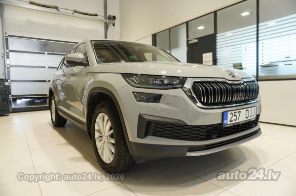 Pelēks Skoda Kodiaq 2022 Tallina, ar dzinēja tilpumu 1.50 L un nobraukumu 41 tūkst. km par 25900 €, foto 4 vietnē AUTOMOTO.COM.LV