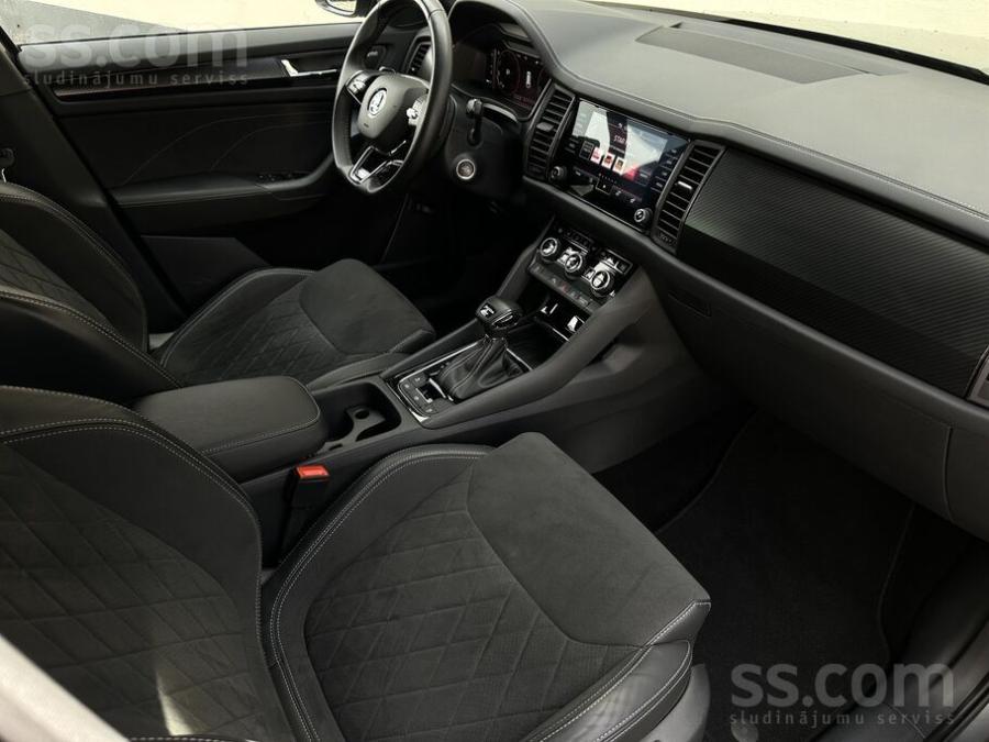 Pelēks Skoda Kodiaq 2022 Rīga, ar dzinēja tilpumu 2.00 L un nobraukumu 93 tūkst. km par 29950 €, foto 22 vietnē AUTOMOTO.COM.LV
