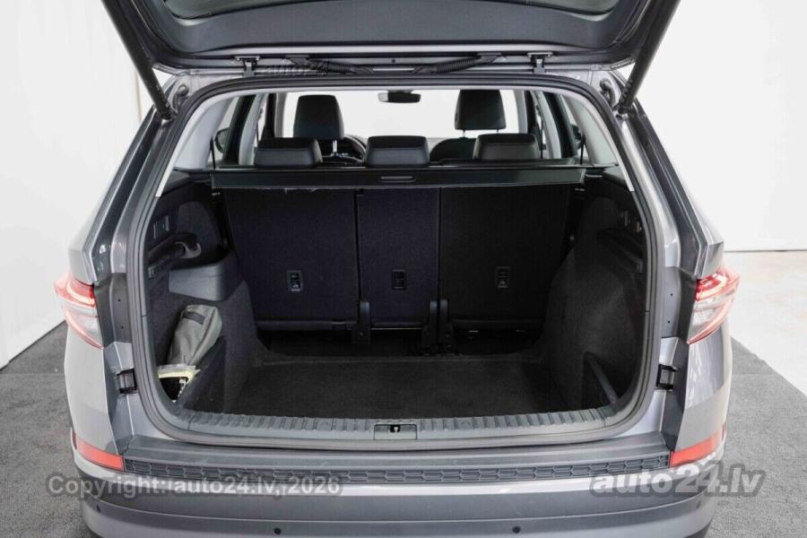 Pelēks Skoda Kodiaq 2022 Tallina, ar dzinēja tilpumu 2.00 L un nobraukumu 106 tūkst. km par 28900 €, foto 16 vietnē AUTOMOTO.COM.LV