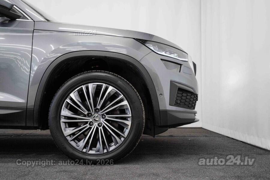 Pelēks Skoda Kodiaq 2022 Tallina, ar dzinēja tilpumu 2.00 L un nobraukumu 106 tūkst. km par 28900 €, foto 17 vietnē AUTOMOTO.COM.LV
