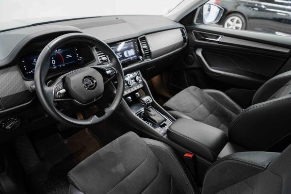 Grey Skoda Kodiaq 2022 in Tallinn, with an engine capacity of 2.00 L and mileage of 106 thousand km for 28900 €, photo 8 on AUTOMOTO.COM.LV