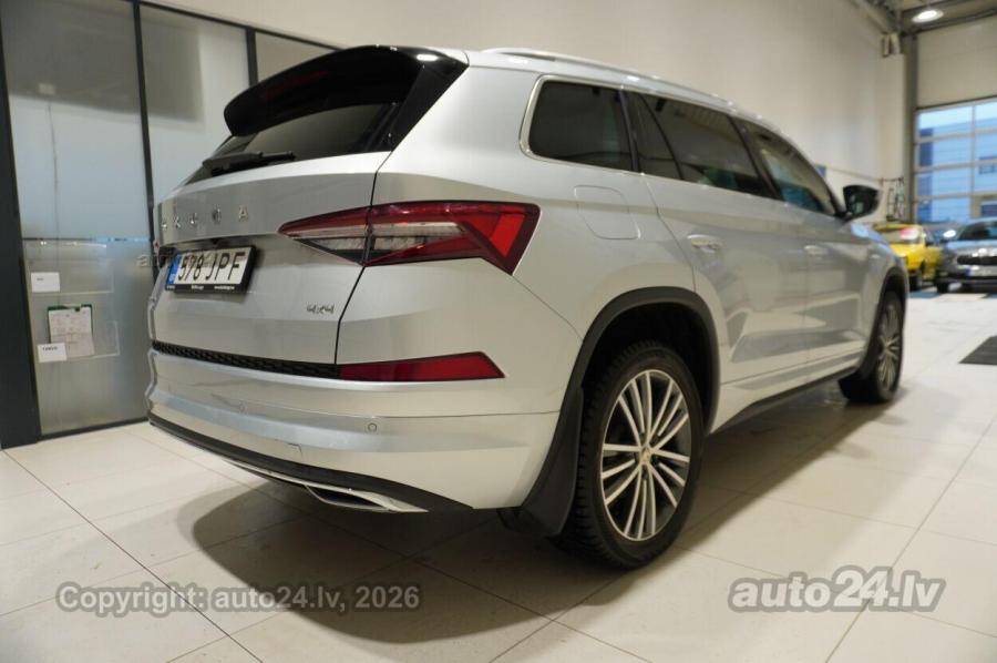 Pelēks Skoda Kodiaq 2023 Tallina, ar dzinēja tilpumu 2.00 L un nobraukumu 127 tūkst. km par 31900 €, foto 3 vietnē AUTOMOTO.COM.LV