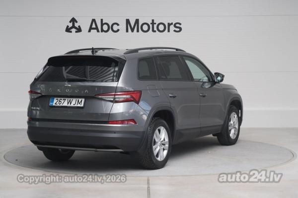 Серый Шкода Kodiaq 2023 в Таллин, объемом двигателя 1.50 л и пробегом 99 тыс. км за 29990 €, фото 3 на AUTOMOTO.COM.LV