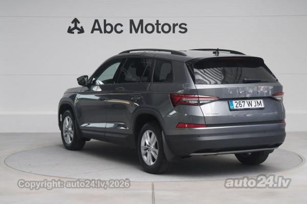 Серый Шкода Kodiaq 2023 в Таллин, объемом двигателя 1.50 л и пробегом 99 тыс. км за 29990 €, фото 5 на AUTOMOTO.COM.LV