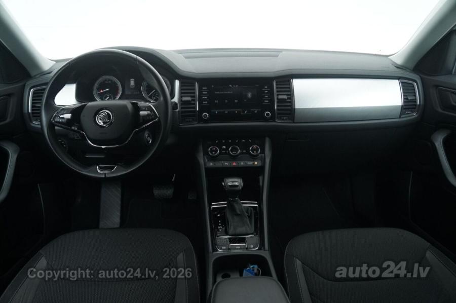 Pelēks Skoda Kodiaq 2023 Tallina, ar dzinēja tilpumu 1.50 L un nobraukumu 99 tūkst. km par 29990 €, foto 7 vietnē AUTOMOTO.COM.LV