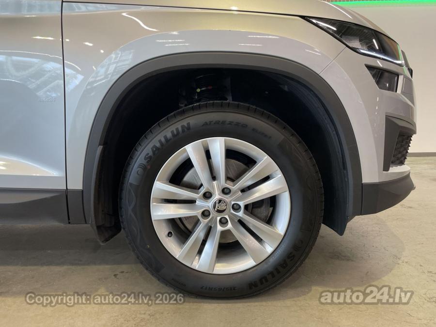 Grey Skoda Kodiaq 2023 in Tallinn, with an engine capacity of 2.00 L and mileage of 72 thousand km for 28990 €, photo 6 on AUTOMOTO.COM.LV