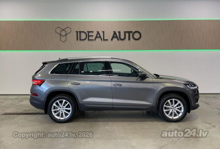 Grey Skoda Kodiaq 2023 in Tallinn, with an engine capacity of 2.00 L and mileage of 17 thousand km for 32990 €, photo 4 on AUTOMOTO.COM.LV