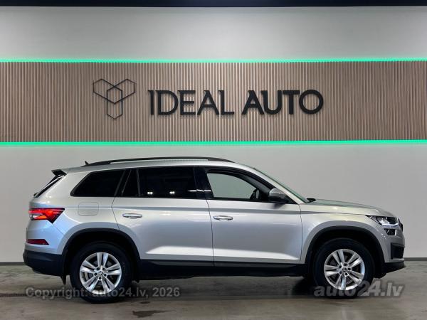 Серый Шкода Kodiaq 2023 в Таллин, объемом двигателя 1.97 л и пробегом 75 тыс. км за 28990 €, фото 3 на AUTOMOTO.COM.LV