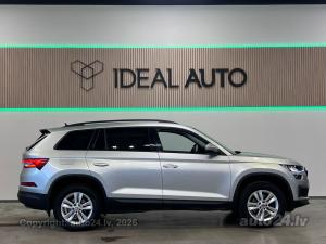 Pelēks Skoda Kodiaq 2023 Tallina, ar dzinēja tilpumu 1.97 L un nobraukumu 75 tūkst. km par 28990 €, foto 4 vietnē AUTOMOTO.COM.LV