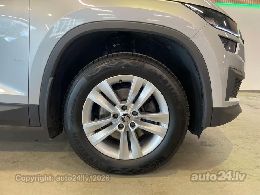 Pelēks Skoda Kodiaq 2023 Tallina, ar dzinēja tilpumu 2.00 L un nobraukumu 68 tūkst. km par 28990 €, foto 6 vietnē AUTOMOTO.COM.LV