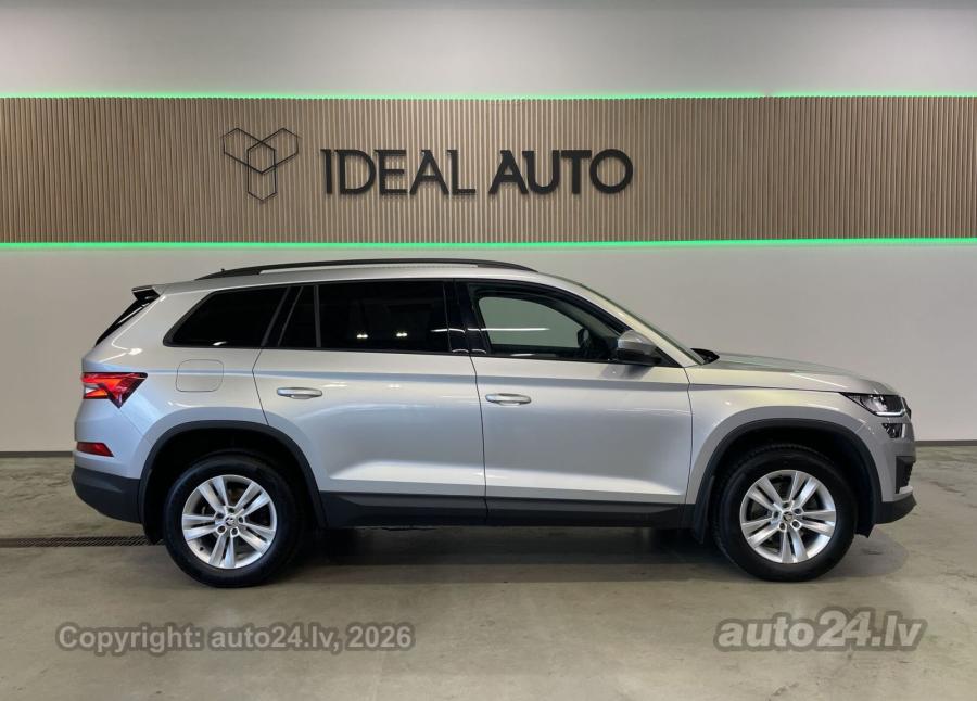 Серый Шкода Kodiaq 2023 в Таллин, объемом двигателя 2.00 л и пробегом 68 тыс. км за 28990 €, фото 4 на AUTOMOTO.COM.LV