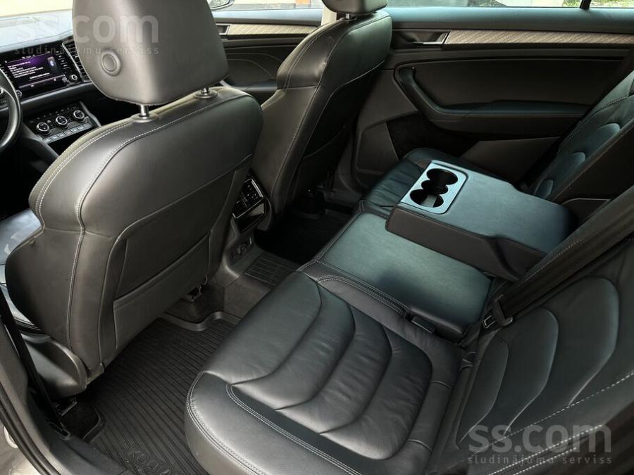 Pelēks Skoda Kodiaq 2023 Rīga, ar dzinēja tilpumu 2.00 L un nobraukumu 117 tūkst. km par 24550 €, foto 24 vietnē AUTOMOTO.COM.LV