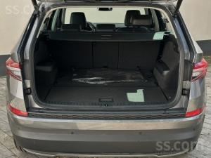 Pelēks Skoda Kodiaq 2023 Rīga, ar dzinēja tilpumu 2.00 L un nobraukumu 117 tūkst. km par 24550 €, foto 28 vietnē AUTOMOTO.COM.LV