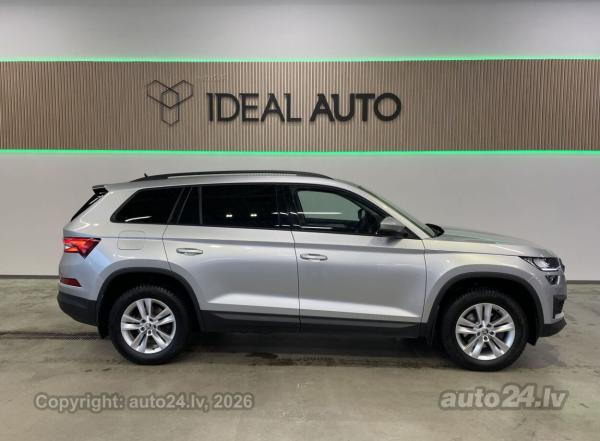 Grey Skoda Kodiaq 2024 in Tallinn, with an engine capacity of 1.97 L and mileage of 50 thousand km for 33990 €, photo 3 on AUTOMOTO.COM.LV