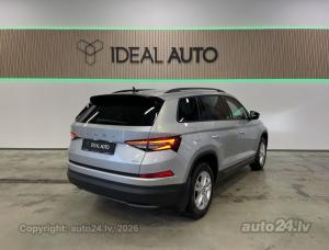 Grey Skoda Kodiaq 2024 in Tallinn, with an engine capacity of 1.97 L and mileage of 50 thousand km for 33990 €, photo 4 on AUTOMOTO.COM.LV