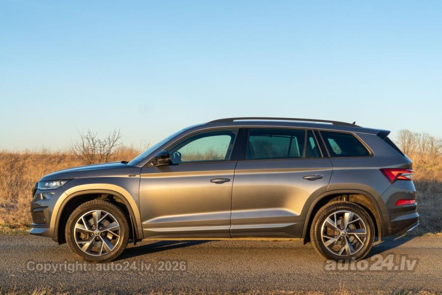 Pelēks Skoda Kodiaq 2024 Tallina, ar dzinēja tilpumu 2.00 L un nobraukumu 45 tūkst. km par 35900 €, foto 6 vietnē AUTOMOTO.COM.LV