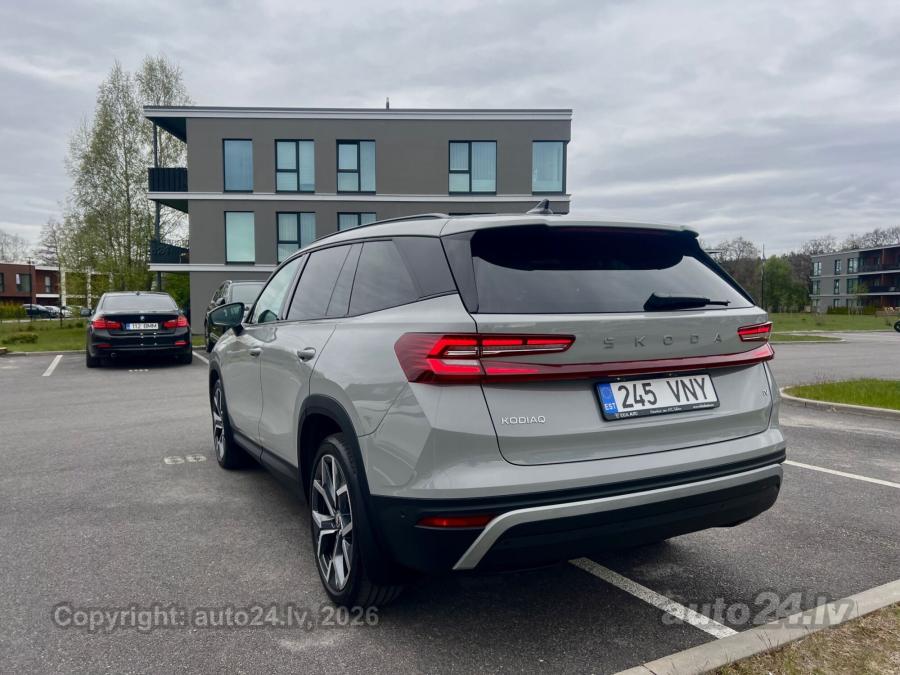 Grey Skoda Kodiaq 2024 in Tallinn, with an engine capacity of 1.50 L and mileage of 22 thousand km for 41000 €, photo 5 on AUTOMOTO.COM.LV