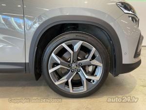 Pelēks Skoda Kodiaq 2024 Tallina, ar dzinēja tilpumu 1.50 L un nobraukumu 23 tūkst. km par 39890 €, foto 6 vietnē AUTOMOTO.COM.LV