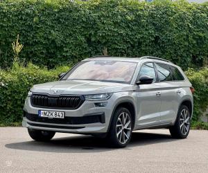 Серый Шкода Kodiaq 2024 в Вильнюс, объемом двигателя 2.00 л и пробегом 72 тыс. км за 34900 €, фото  на AUTOMOTO.COM.LV