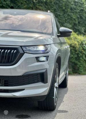 Серый Шкода Kodiaq 2024 в Вильнюс, объемом двигателя 2.00 л и пробегом 72 тыс. км за 34900 €, фото 4 на AUTOMOTO.COM.LV