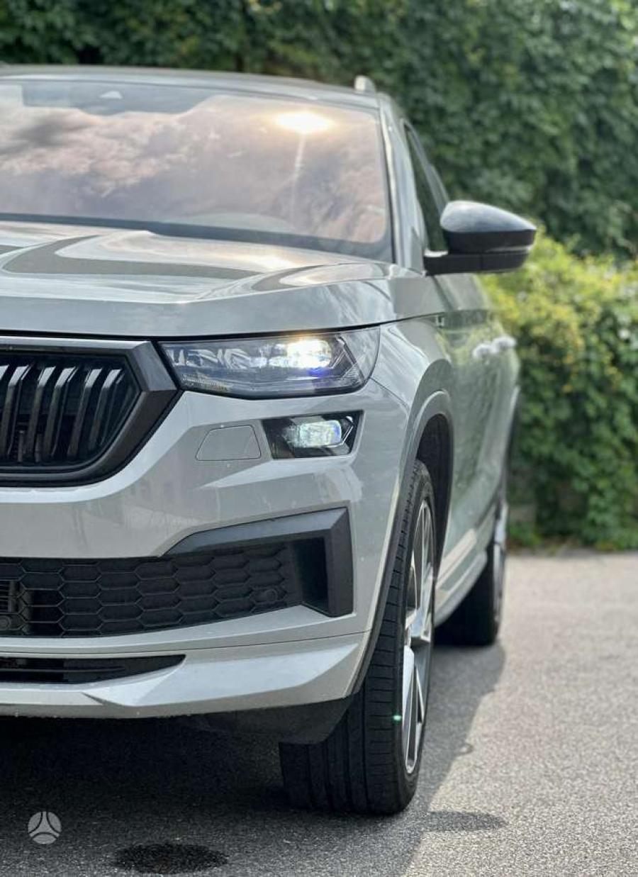 Серый Шкода Kodiaq 2024 в Вильнюс, объемом двигателя 2.00 л и пробегом 72 тыс. км за 34900 €, фото 4 на AUTOMOTO.COM.LV