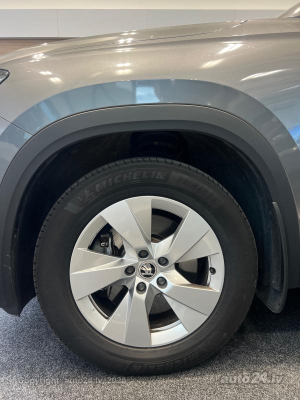 Grey Skoda Kodiaq 2024 in Rakvere, with an engine capacity of 2.00 L and mileage of 80 thousand km for 33500 €, photo 5 on AUTOMOTO.COM.LV