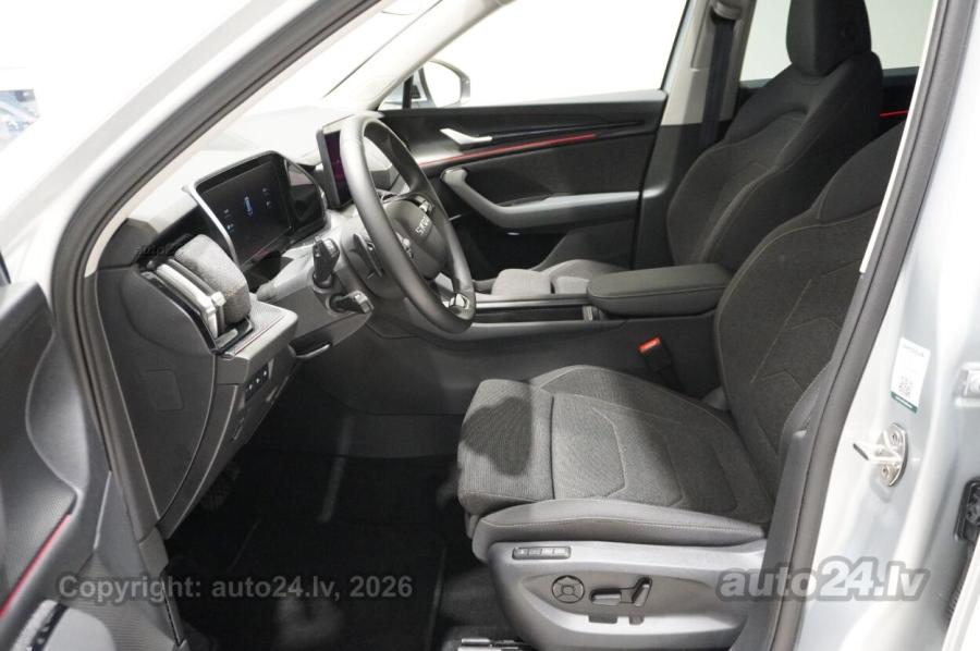 Pelēks Skoda Kodiaq 2025 Tallina, ar dzinēja tilpumu 1.50 L un nobraukumu 9 tūkst. km par 41900 €, foto 15 vietnē AUTOMOTO.COM.LV