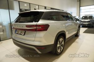 Серый Шкода Kodiaq 2025 в Таллин, объемом двигателя 1.50 л и пробегом 16 тыс. км за 41900 €, фото 4 на AUTOMOTO.COM.LV