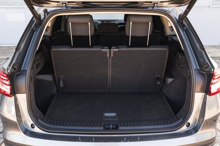 Pelēks Skoda Kodiaq 2025 Ventspils, ar dzinēja tilpumu 1.50 L un nobraukumu 29 tūkst. km par 37950 €, foto 14 vietnē AUTOMOTO.COM.LV