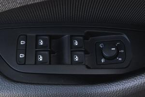 Pelēks Skoda Kodiaq 2025 Ventspils, ar dzinēja tilpumu 1.50 L un nobraukumu 29 tūkst. km par 37950 €, foto 31 vietnē AUTOMOTO.COM.LV